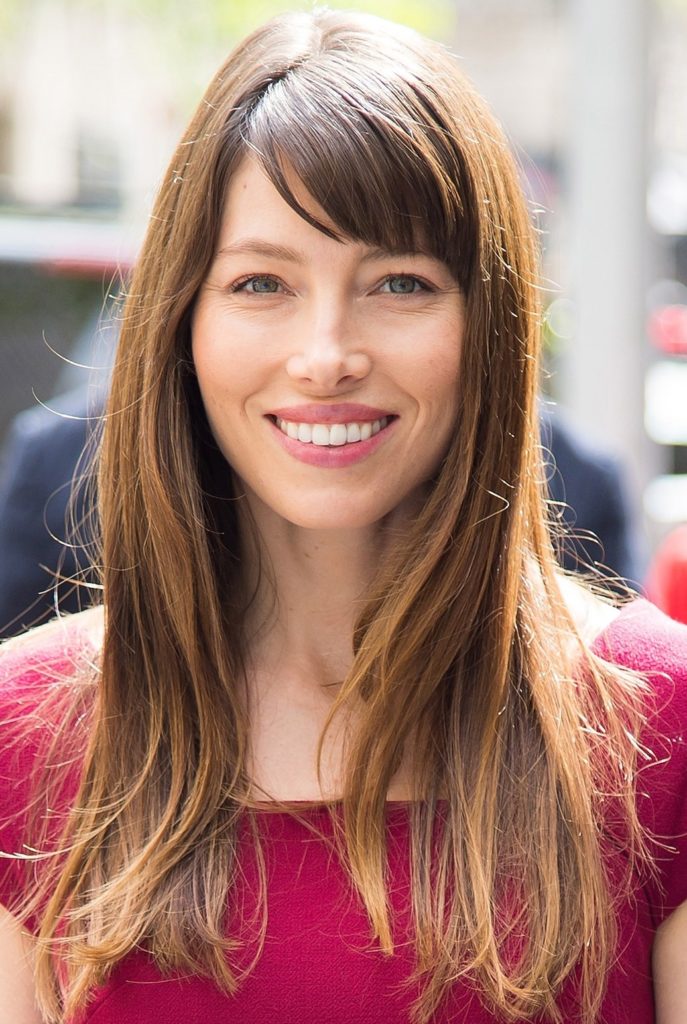 15 Flattering Hairstyles For Oblong Faces